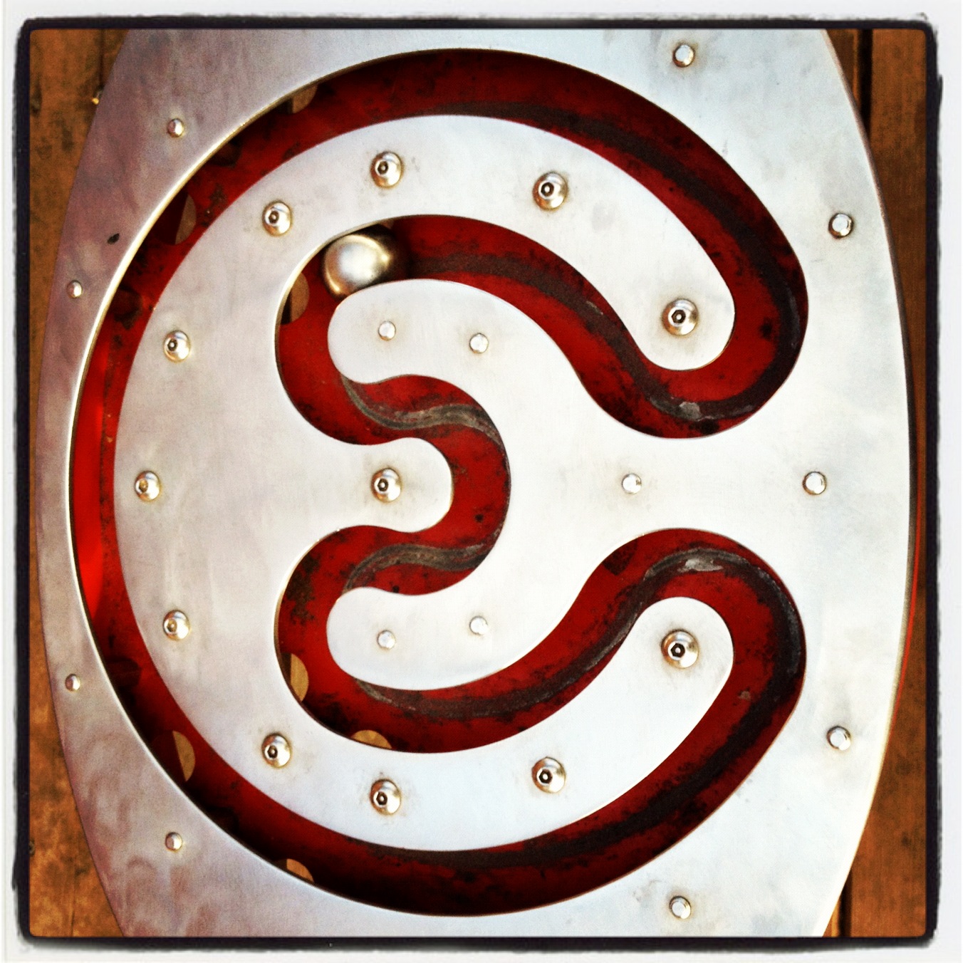 What is the Sign for the Letter E in Sign Language?