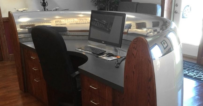 Just A Car Guy: Desk made from the engine cowl of a 747