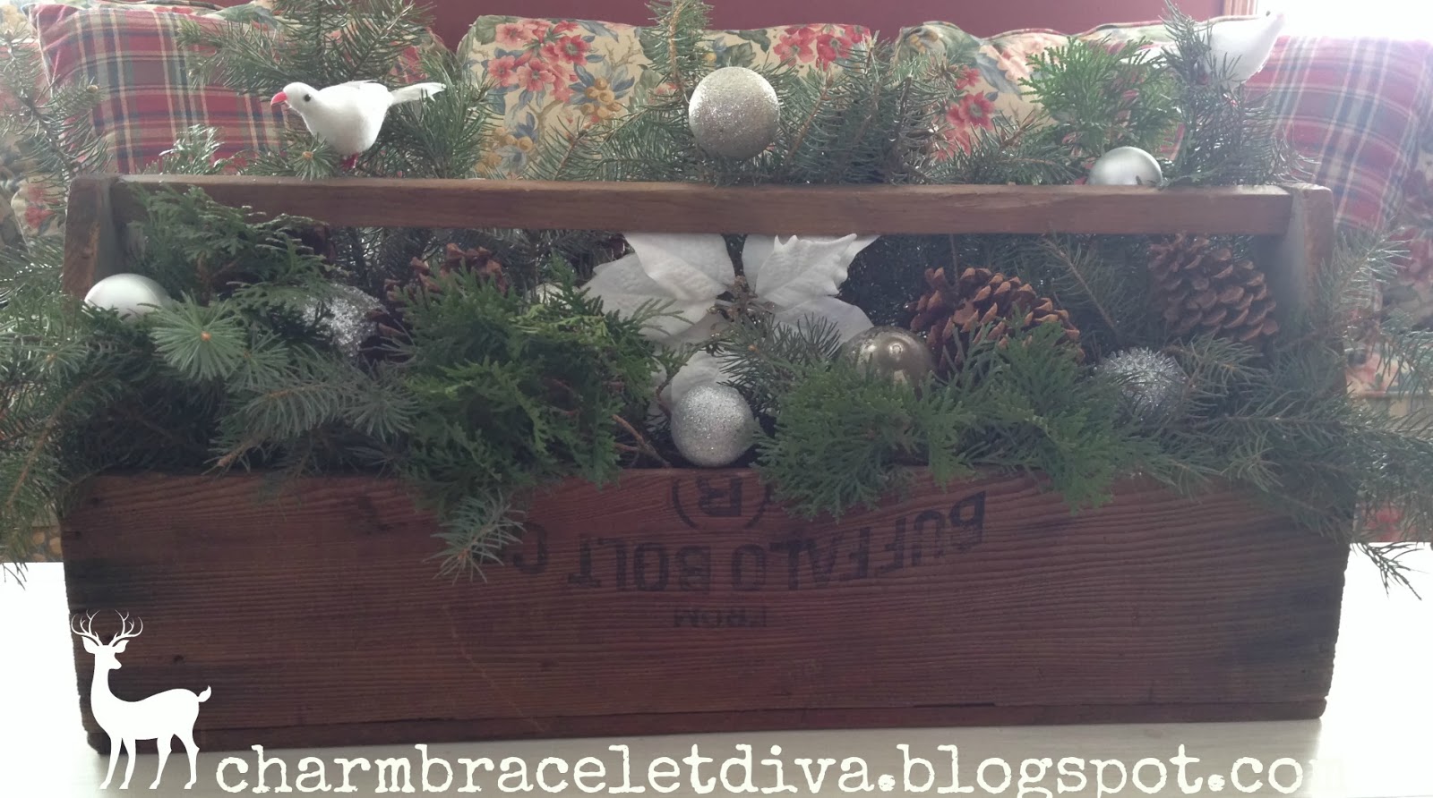 Our Hopeful Home: Natural Christmas Styling: Vintage Wooden Tool Box ...