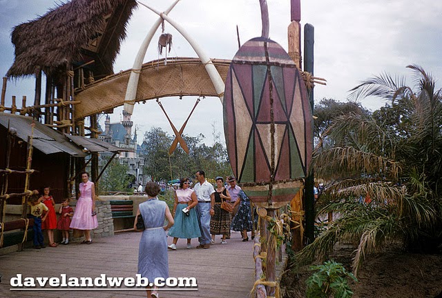 48 Stunning Vintage Color Photos of Disneyland in the 1950s ~ Vintage ...