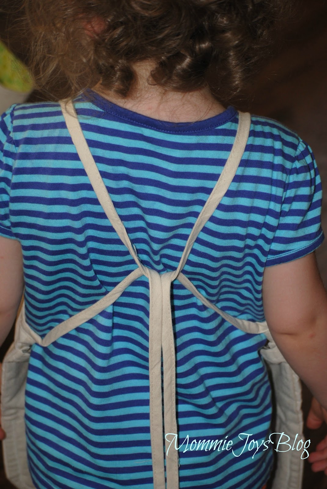 Mommie Joys: Kids Apron Tie Solution