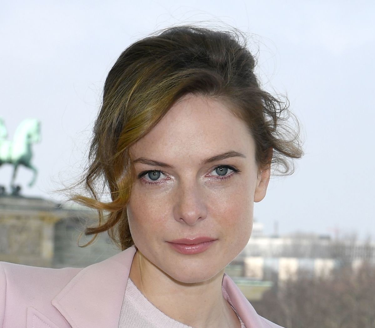 Tu Namu: 레베카 페르구손