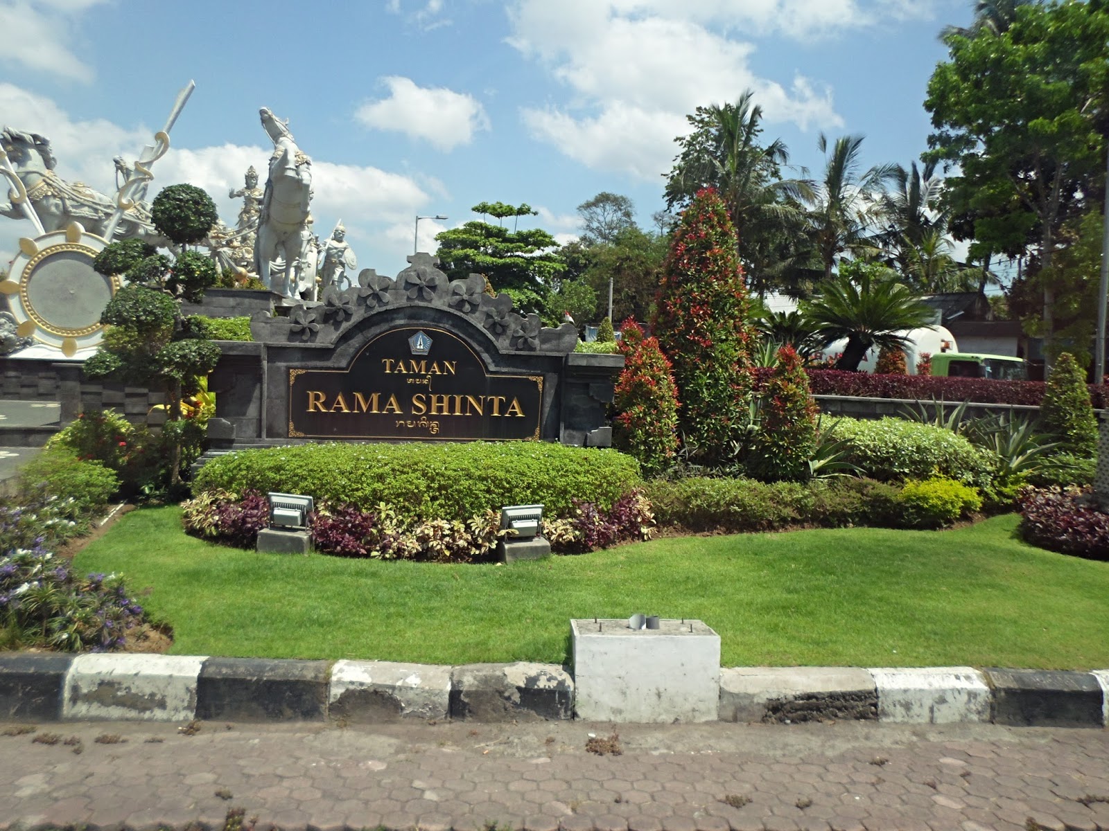 Food, Travel and Life: Bali Itinerary Day 2 Part 1 (Taman Ayun ...