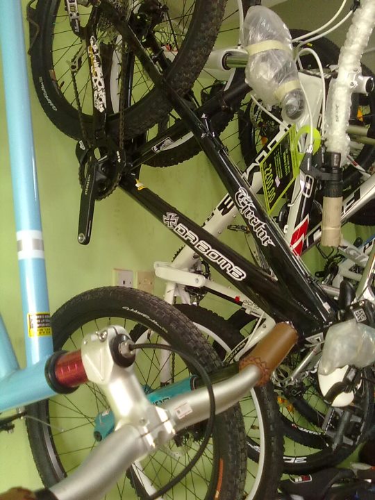 KEDAI BASIKAL LASAK NILAI: BASIKAL BASIKAL YANG ADA UNTUK DIJUAL