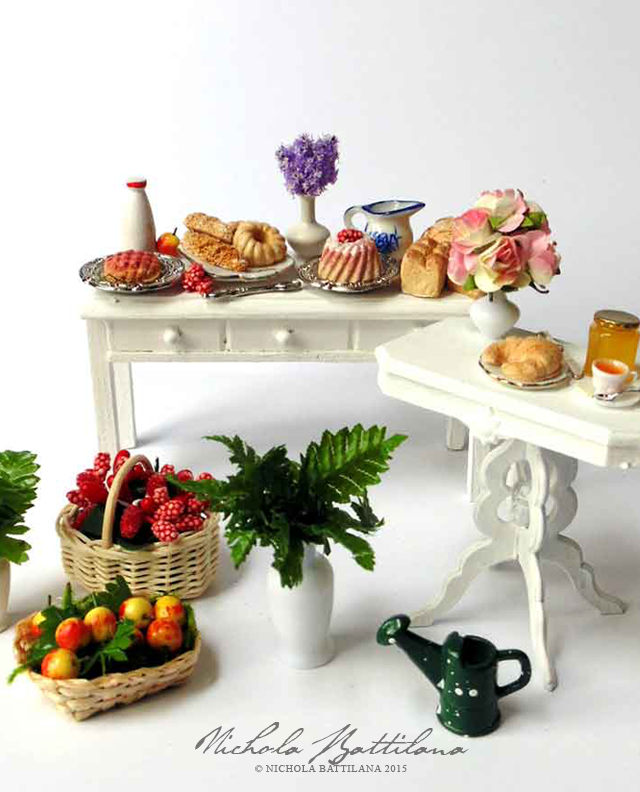 Pixie Hill: Miniature Floral Tea Cottage