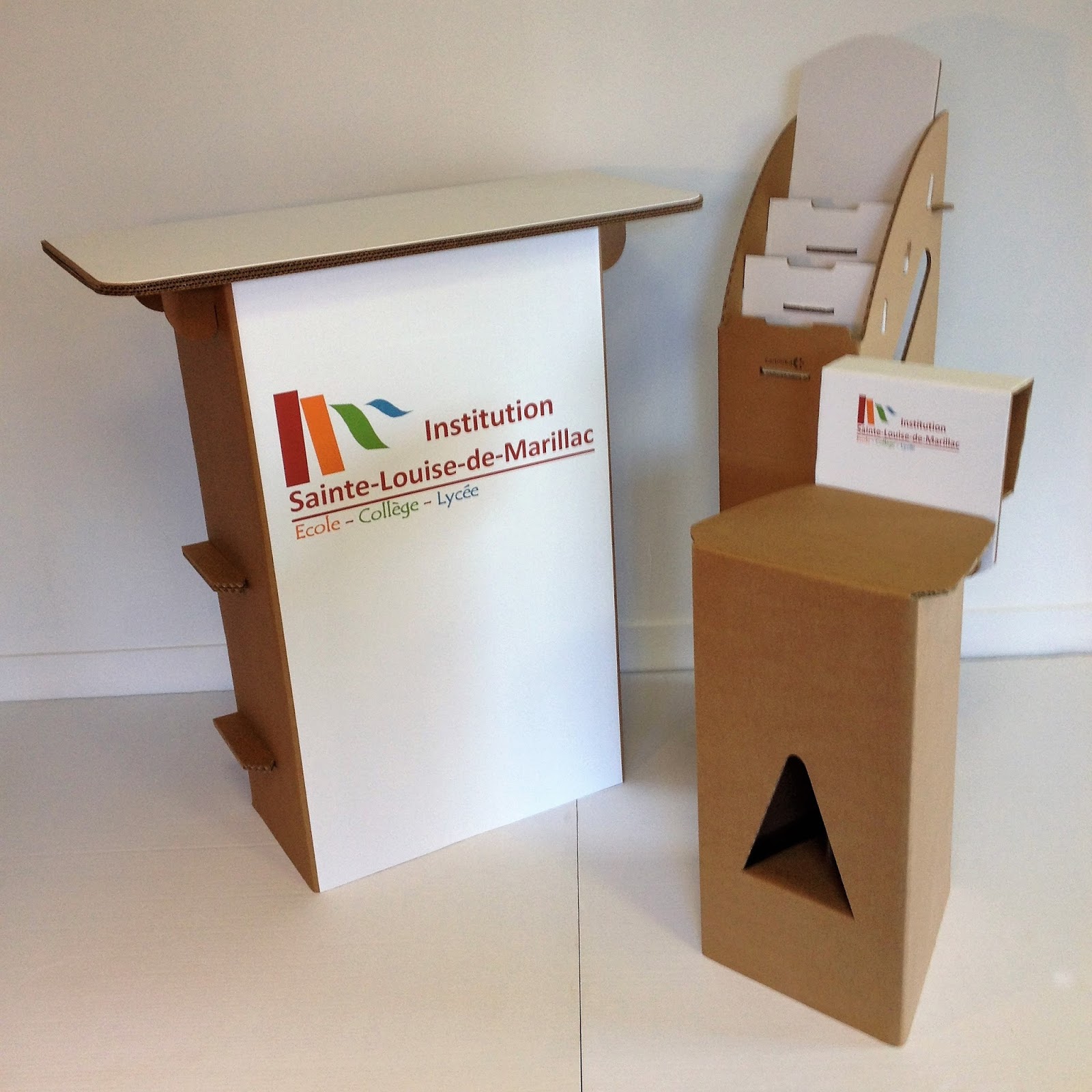 Carton Kit - Créations Objets et Meubles 100 % Carton: Stand carton