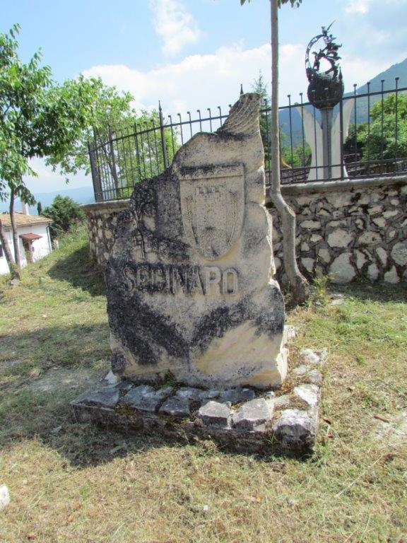 Le epigrafi storiche nascoste e non: Secinaro. Stemma comunale