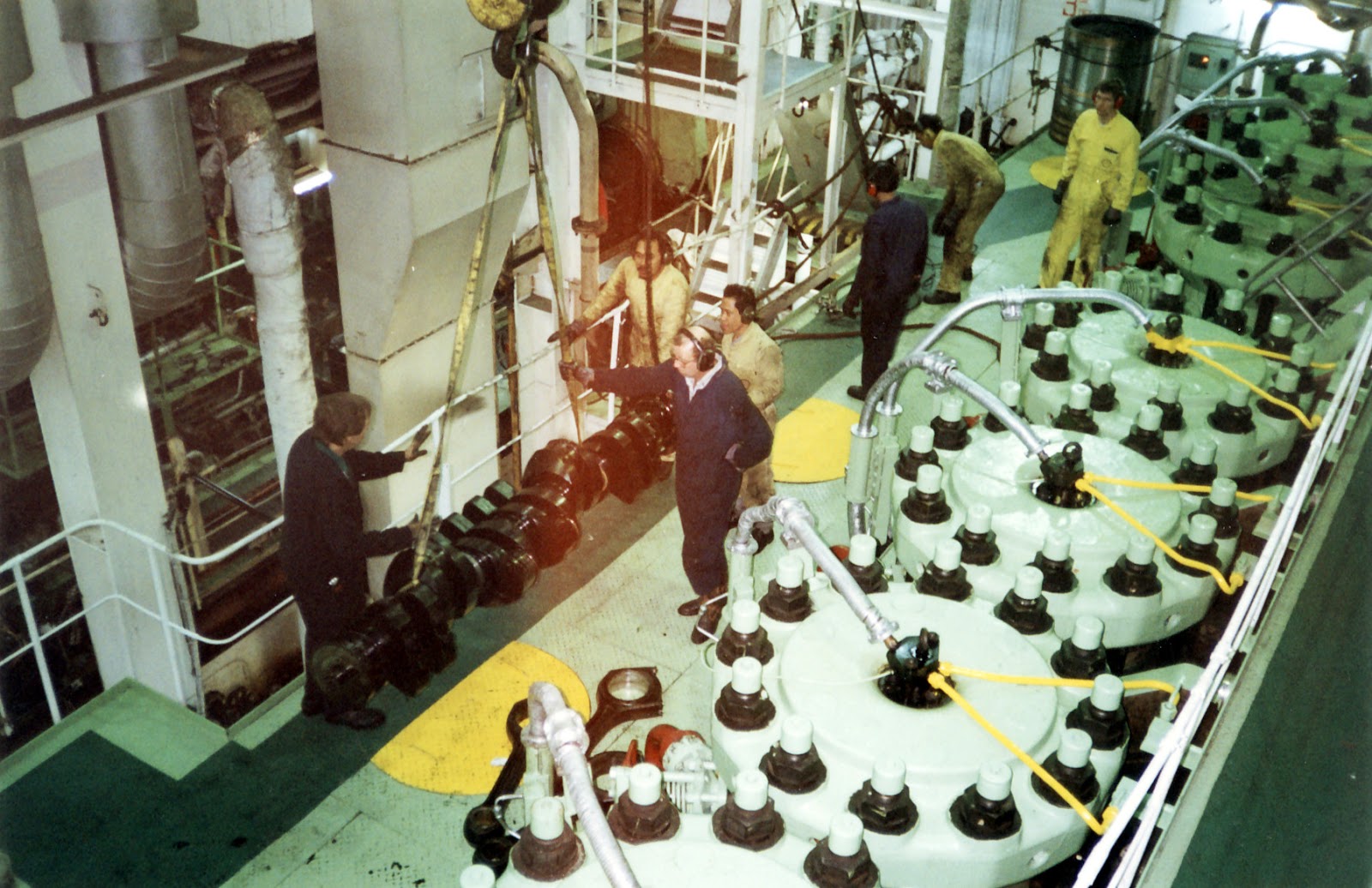 'ZIEN EN WETEN': SUNETTA M.S. SHELL TANKERS B.V. ( DEEL 7/2 )