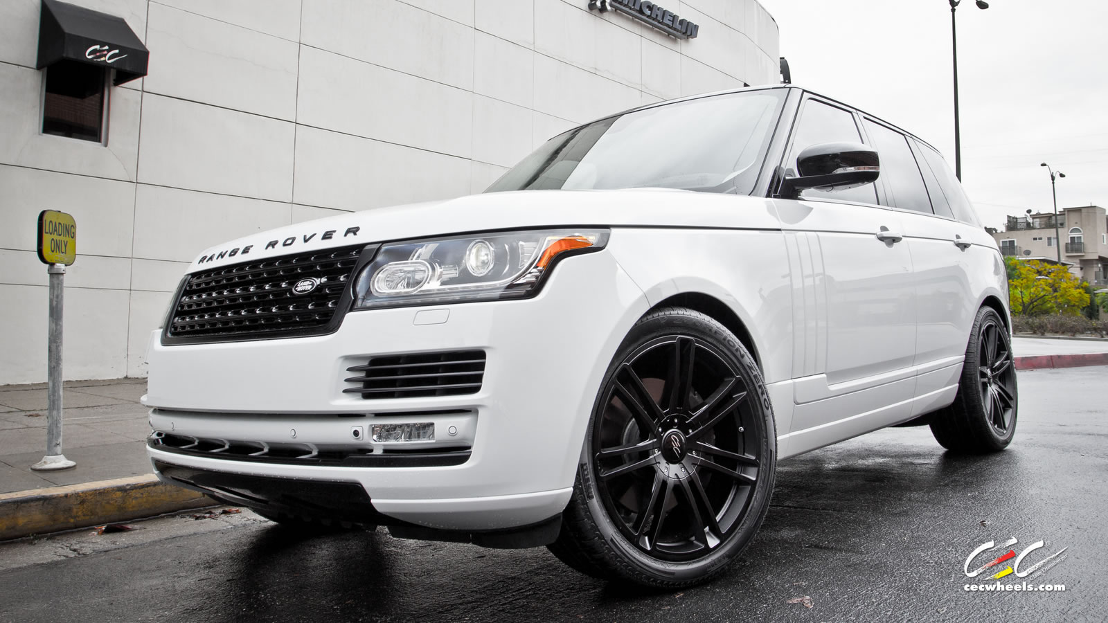 white range rover |MYAutoShowRoom