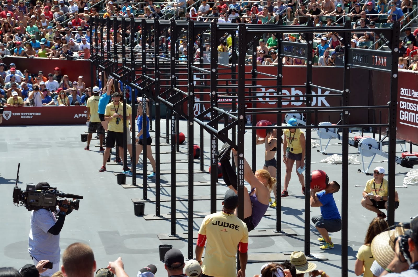 Jes' CrossFit Blog: 2011 Reebok CrossFit Games - Day 3
