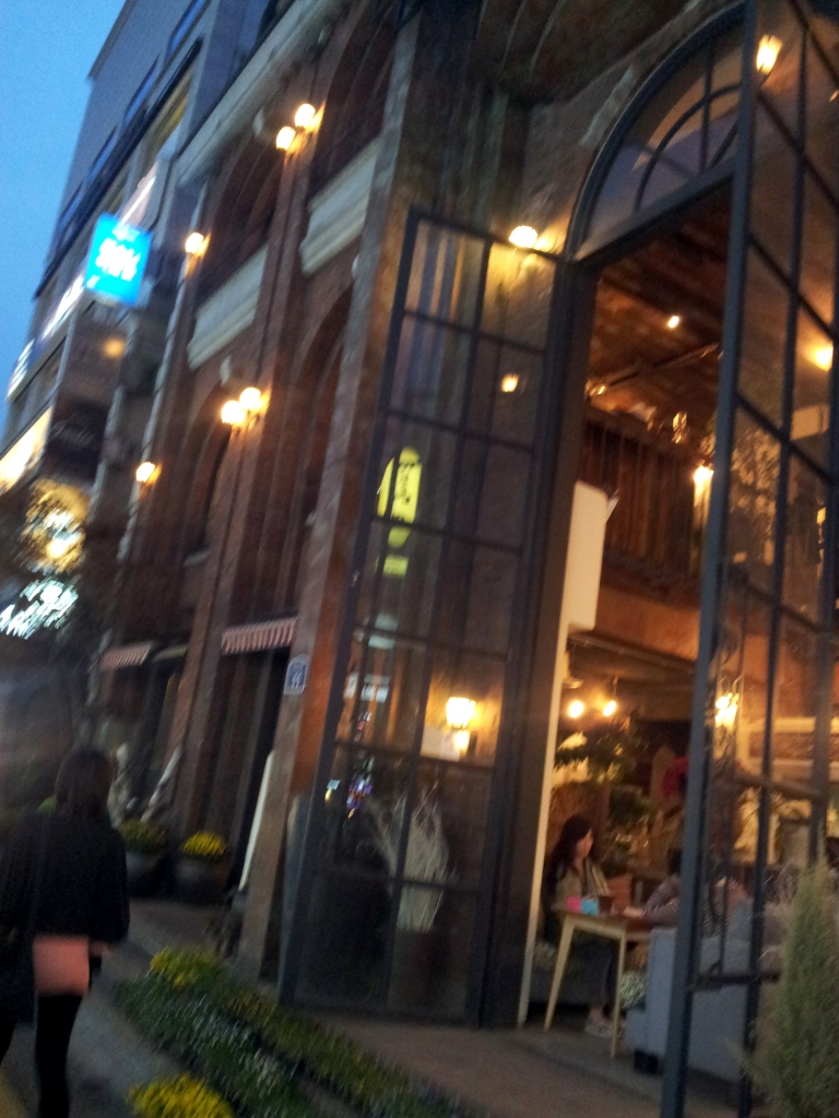 Moments In My Life: Young & Vibrant Hyehwa 혜화 In Seoul