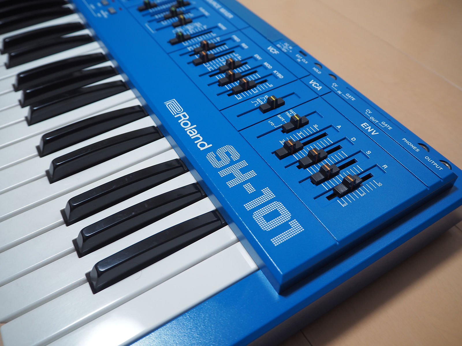 MATRIXSYNTH: Blue Roland SH-101