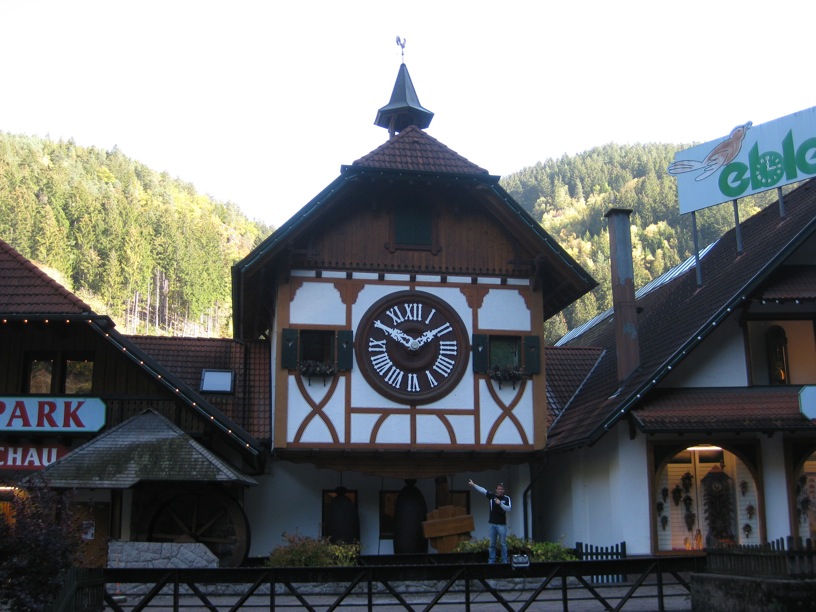 Keeping in touch with Mark Yungnickel: Worlds largest cuckoo clock