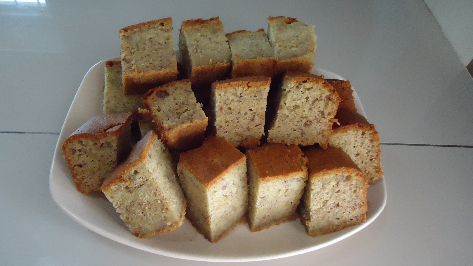 Zara ♥ Baking: KEK PISANG LEMBAP...