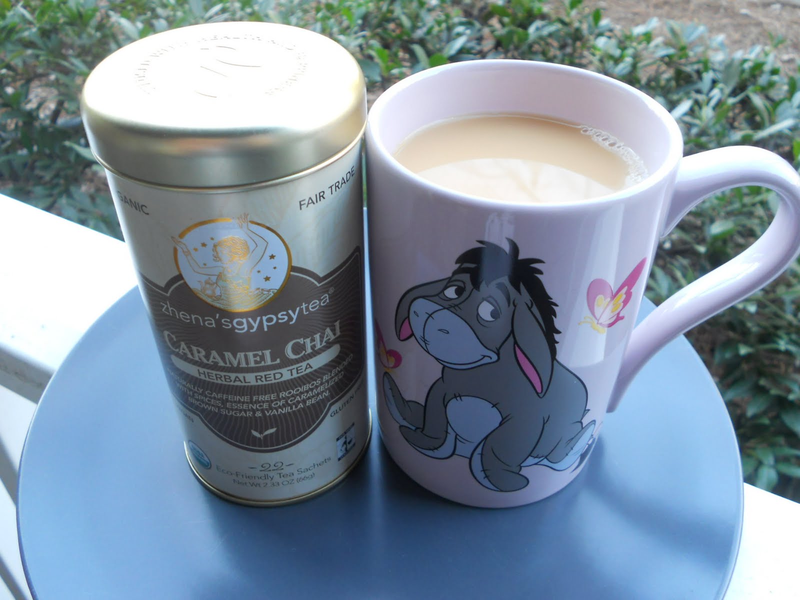 Czech Vegan (in America): Zhena's Gypsy Tea "Caramel Chai" herbal red tea