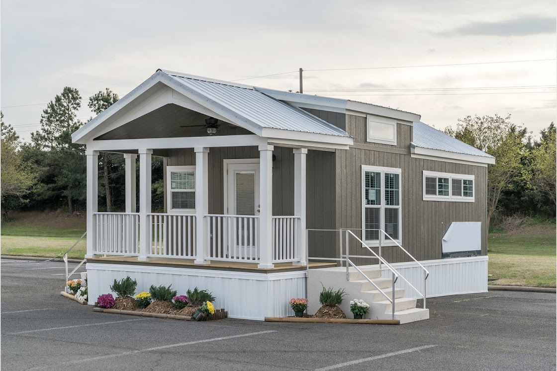 Gorgeous Beautiful Seabreeze Lakeside Luxury Park Models For 6 People