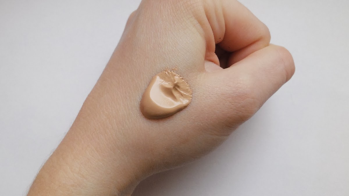 L U C K A: Recenze | Dermacol - Imperial Make-up.