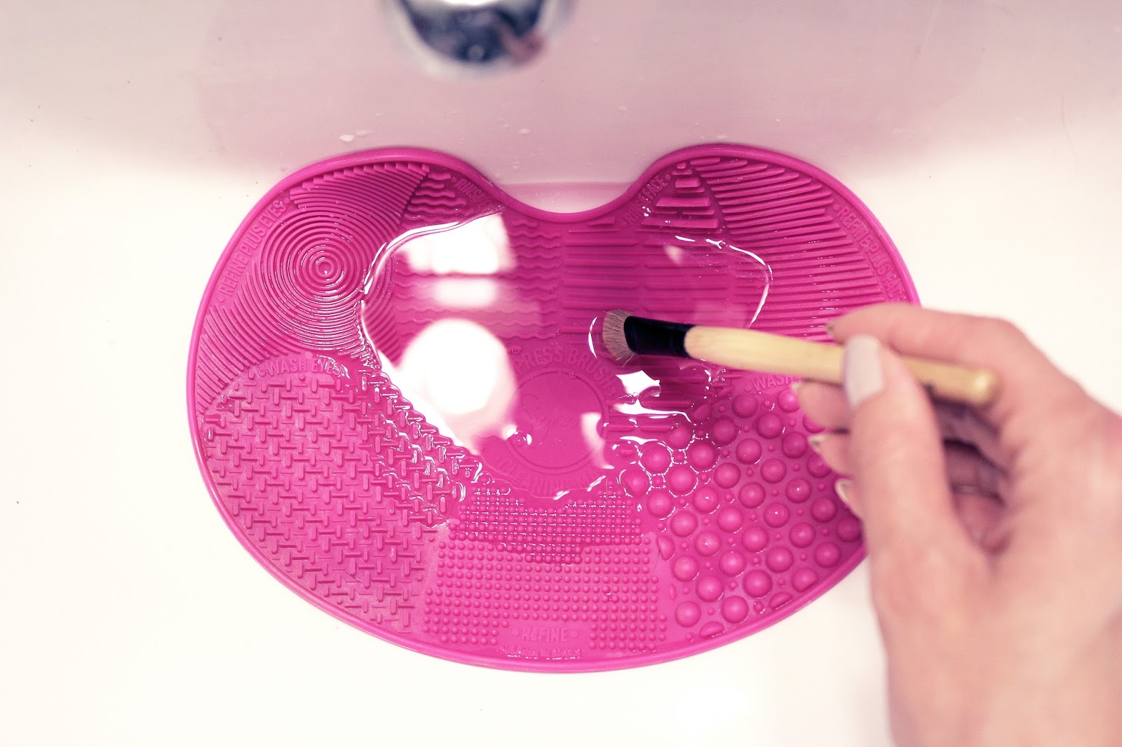 Monday Round Up: Lazy Weekends + Sigma Mat Beauty Mat Review / My ...