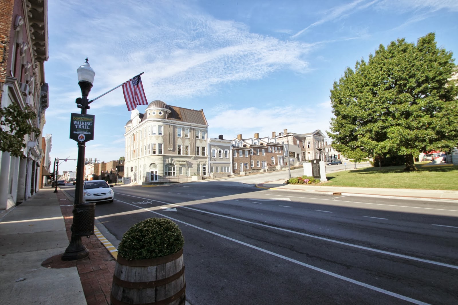 Blue-Eyed Kentucky: Eye Candy in Downtown Paris