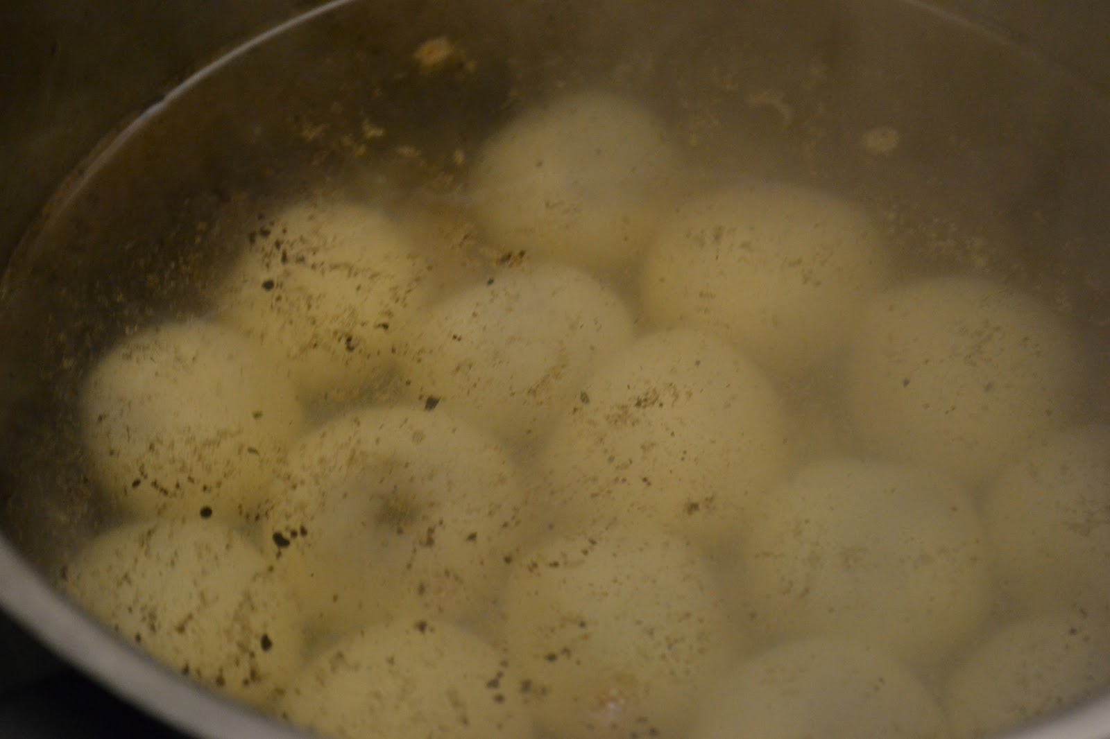 Krumbli: Sweet Sesame Dumplings 汤圆 (Tangyuan)