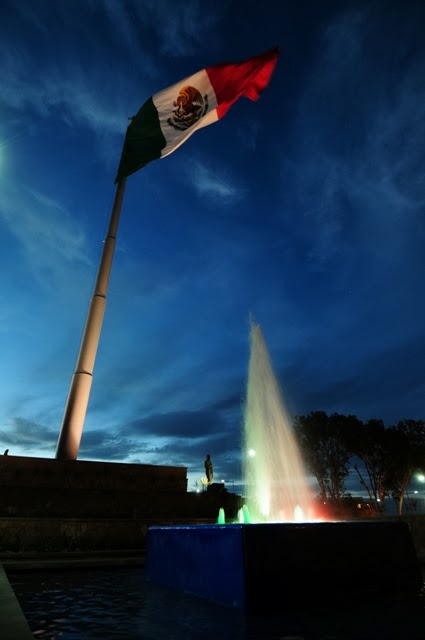 SANLUISsazo: BANDERA MONUMENTAL POTOSINA