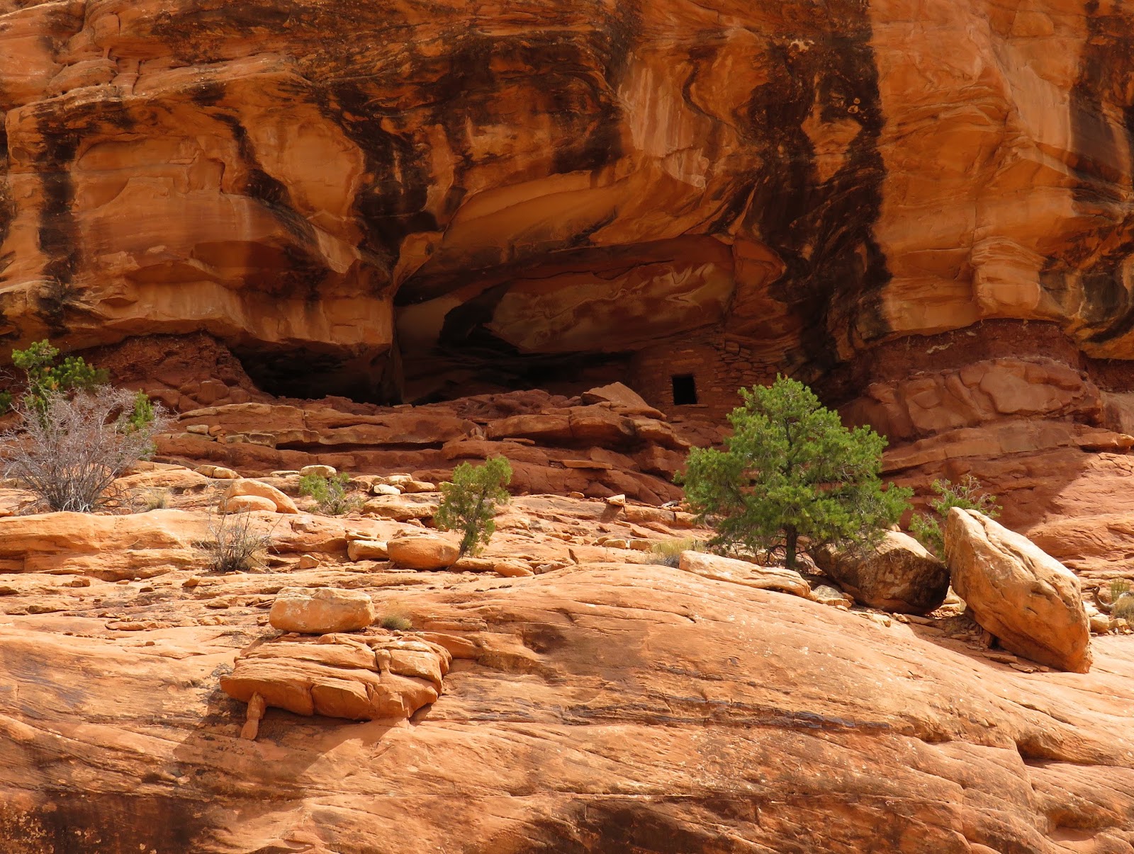 Around the Bend Friends ®: Fallen Roof Ruins & Seven Kivas - Road ...