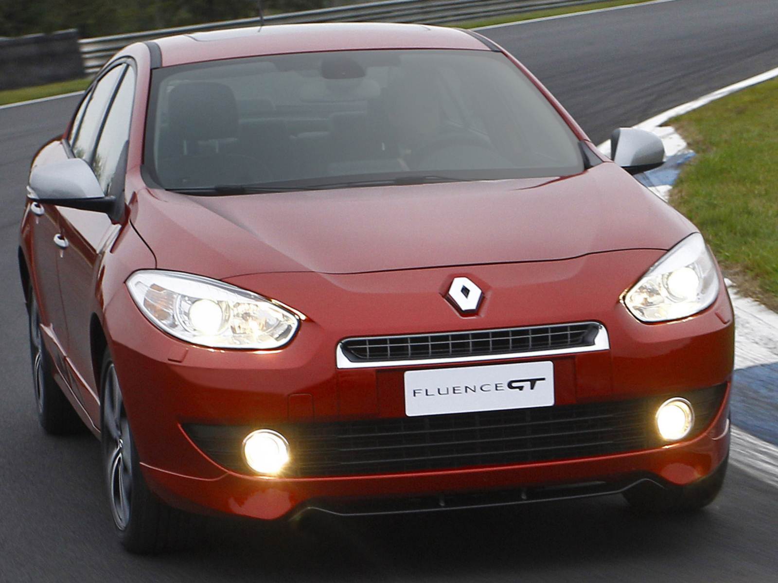 Renault Fluence GT Turbo - fotos, preço e especificações