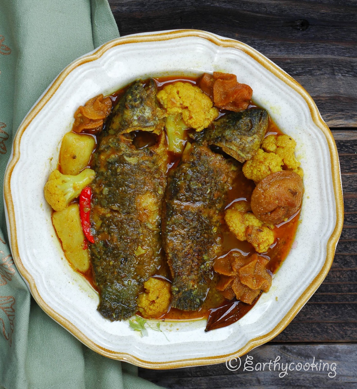 Earthycooking : Koi Macher Jhol/Bengali Climbing Perch Fish Stew