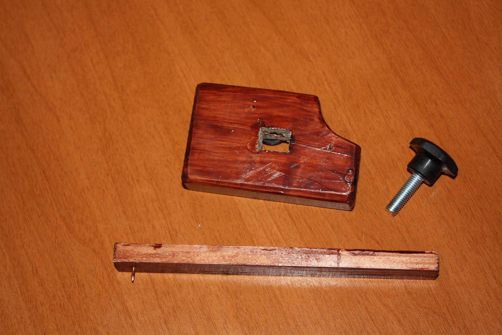 BRICO - CARPINTERIA: EL GRAMIL, UNA NUEVA HERRAMIENTA PARA EL TALLER-COCINA