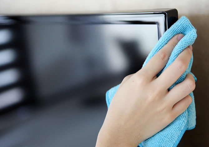 Cara Membersihkan Layar LCD TV dan Monitor yang Baik dan Benar - Team ...