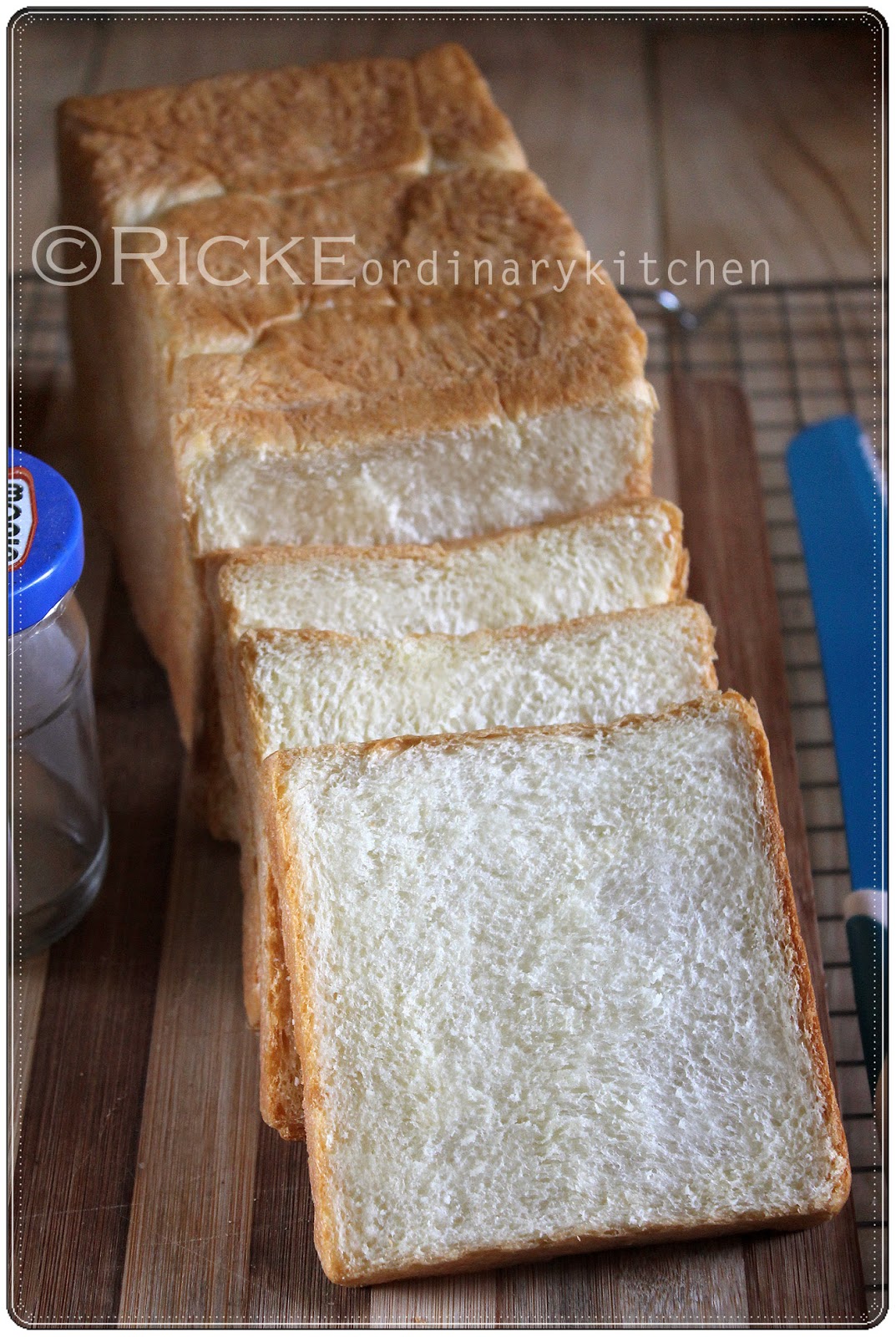 Just My Ordinary Kitchen...: ROTI TAWAR (LOAF BREAD/WHITE SANDWICH BREAD)