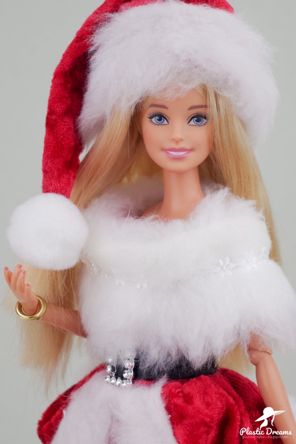 Plastic Dreams Dolls :: Barbie et miniatures: Shooting: Santa Girl ...