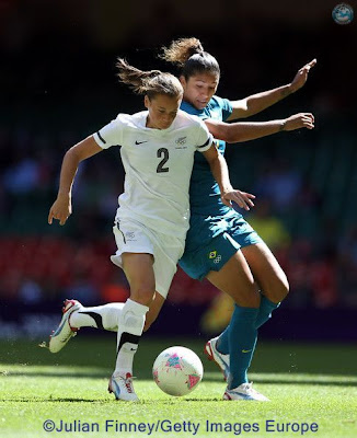 Beautiful Female Football Players: Female Footballer - Ria Percival ...