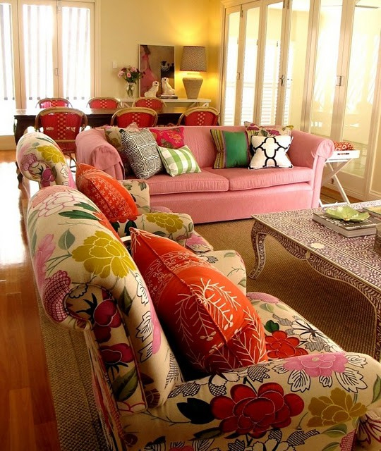 HOME REDESIGN HK: THE PINK SOFA ON TAI TAM