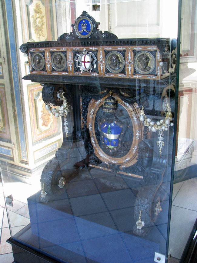 The Bell Curve of Life: Rome: Vatican Museum - Religious Artifacts