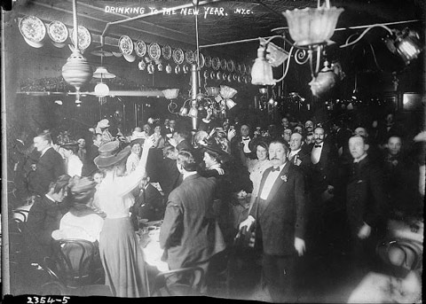 Funny Vintage Photos From New Year’s Eves Past ~ Vintage Everyday