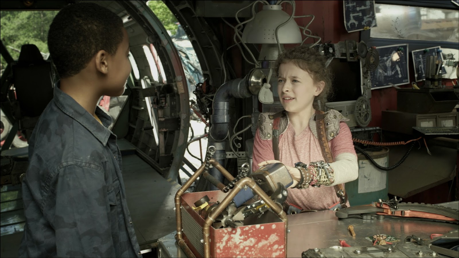 Amazon Studios' Annedroids Let the Kids Learn Science While Getting ...