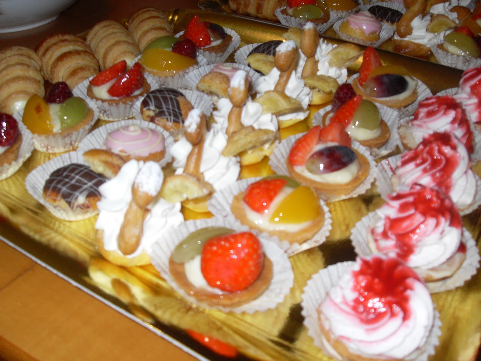 La rosa di zucchero: Pasticcini alla crema fatti in casa