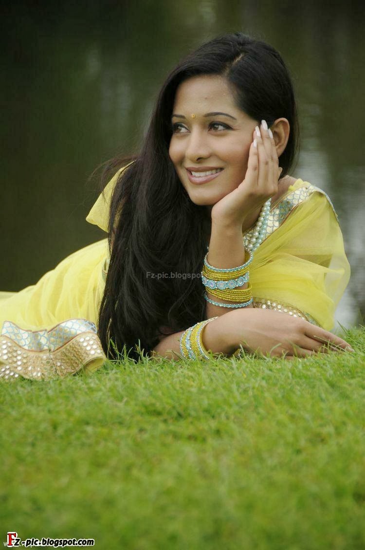 Indian fashion: Indian Actress Preetika Rao