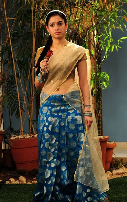 Saree Navel photos: Saree Below Navel Photos