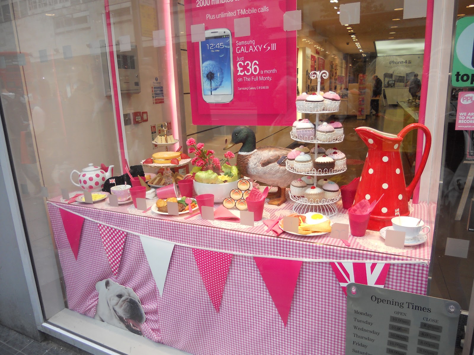 London: Store Design and Visual Merchandising - #2