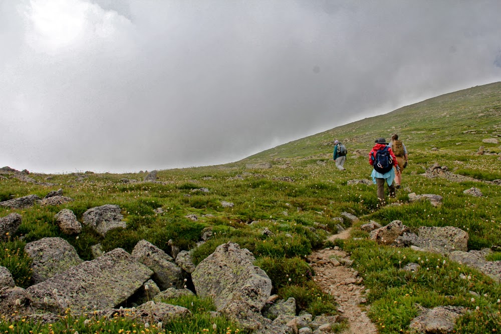 Arapaho Glacier Trail (Rainbow Lakes side)