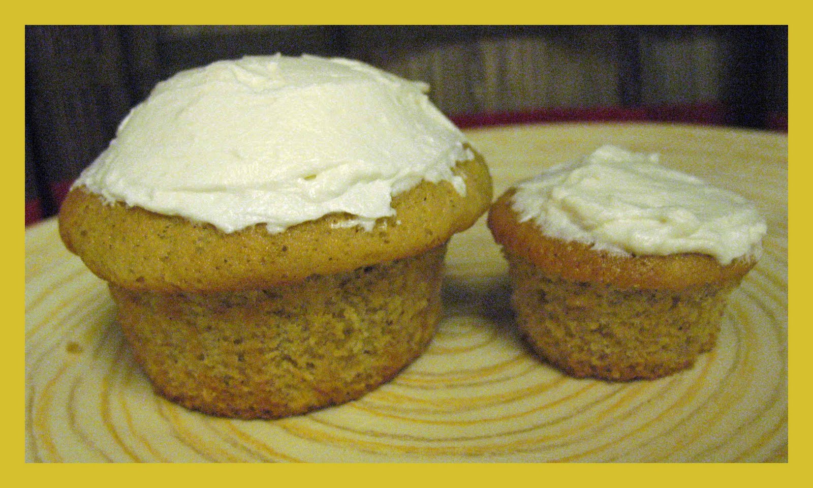 Sisters in the Kitchen: Frosted Banana Bread Cupcakes