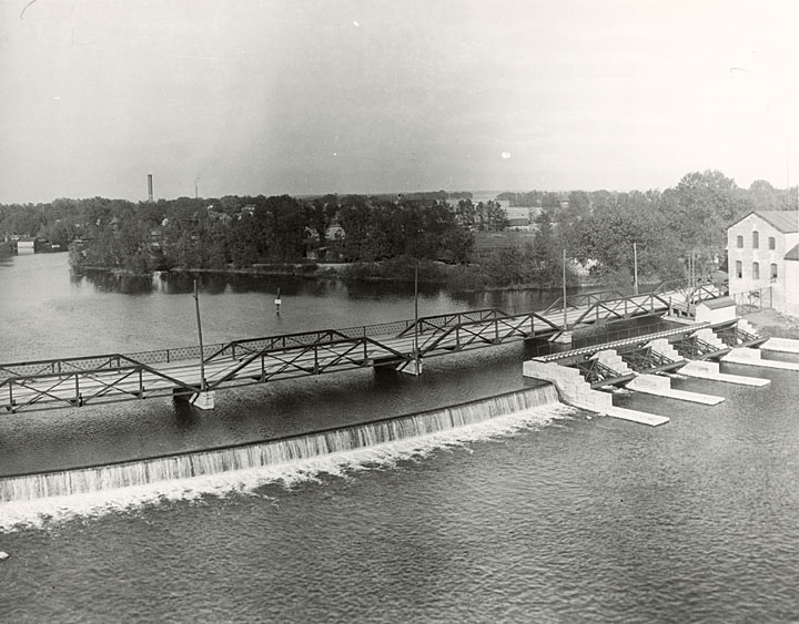 MENASHA: September 2013