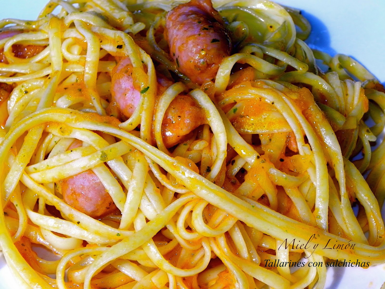Miel y Limón Recetas: TALLARINES con Salchichas Frescas