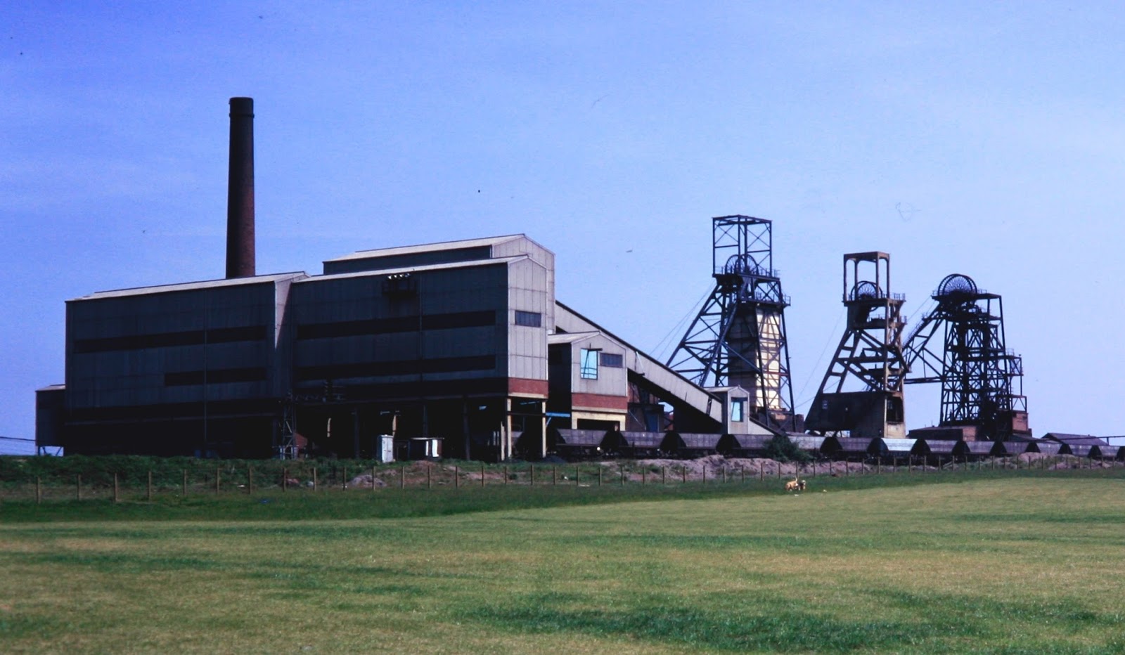 Featherstone's Three Collieries: Featherstone's Collieries - Ackton Hall