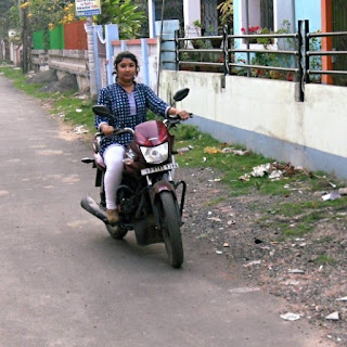 IndiaGirlsOnBike - Women Empowerment Of India: June 2016