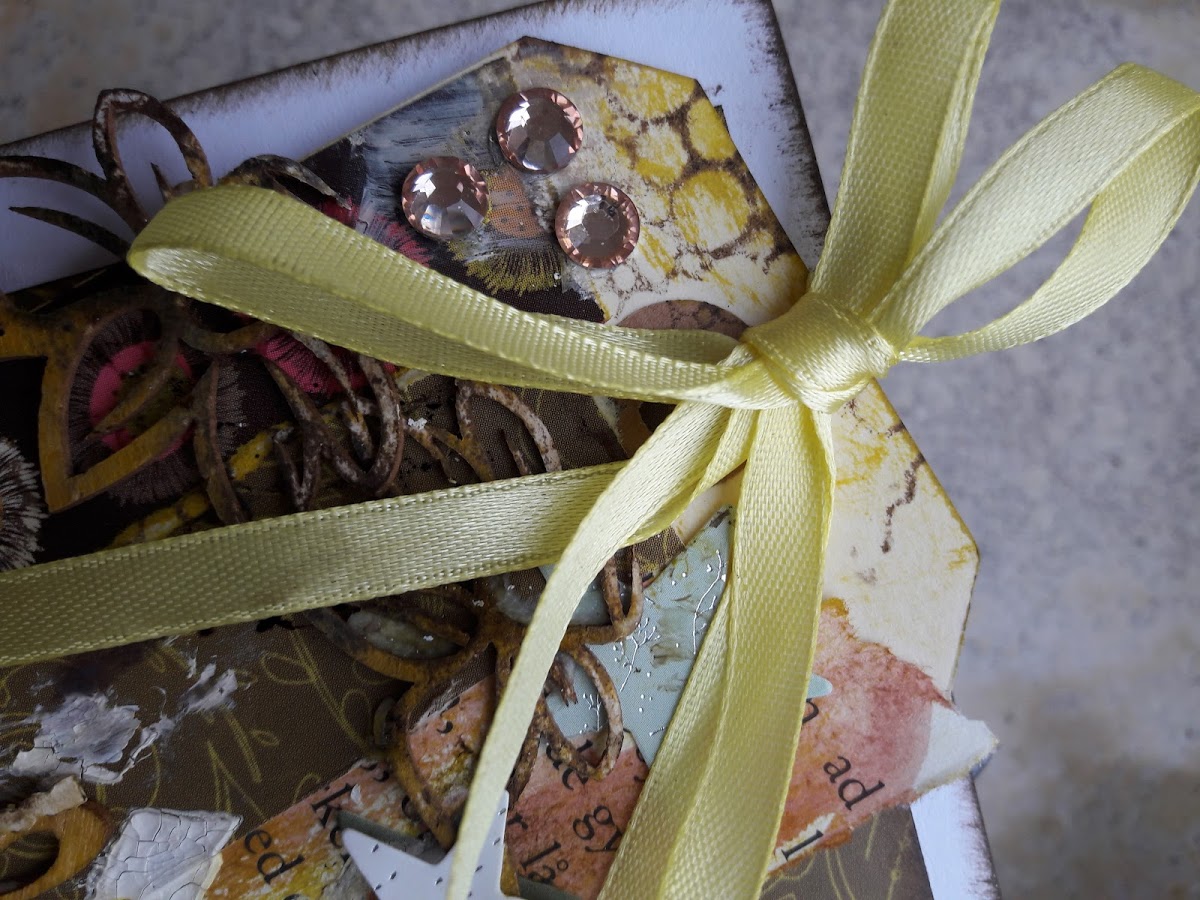 Fasters korthus: Tag decorated on card