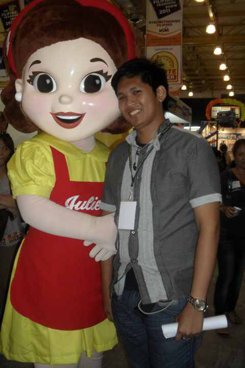 Julie Mascot's Instagram, Twitter & Facebook on IDCrawl