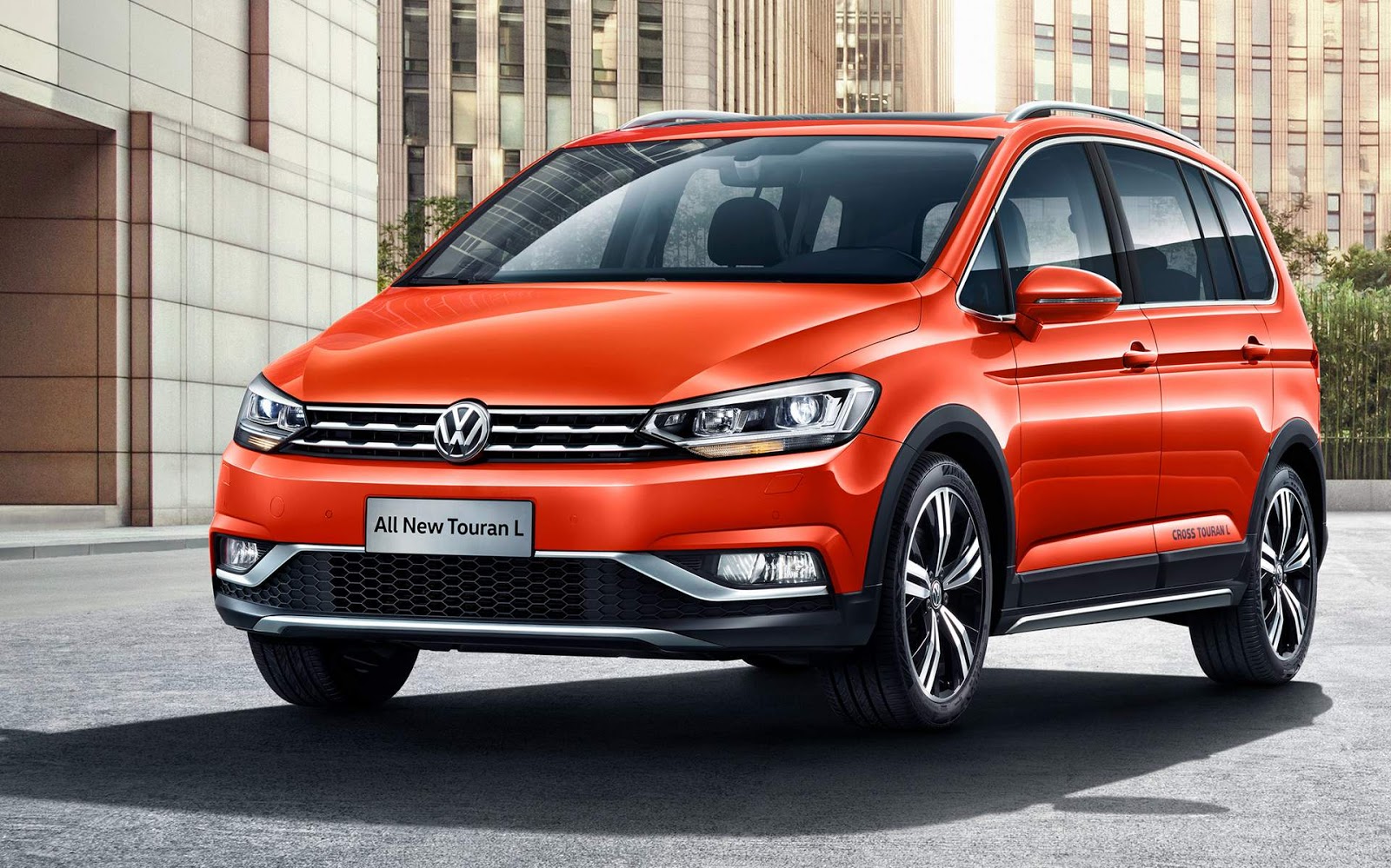 Volkswagen apresenta o Cross Touran L na China - fotos